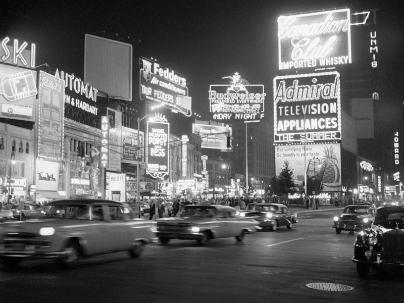 1959-New York, NY: Night scene in Times Square - obrazarna.cz